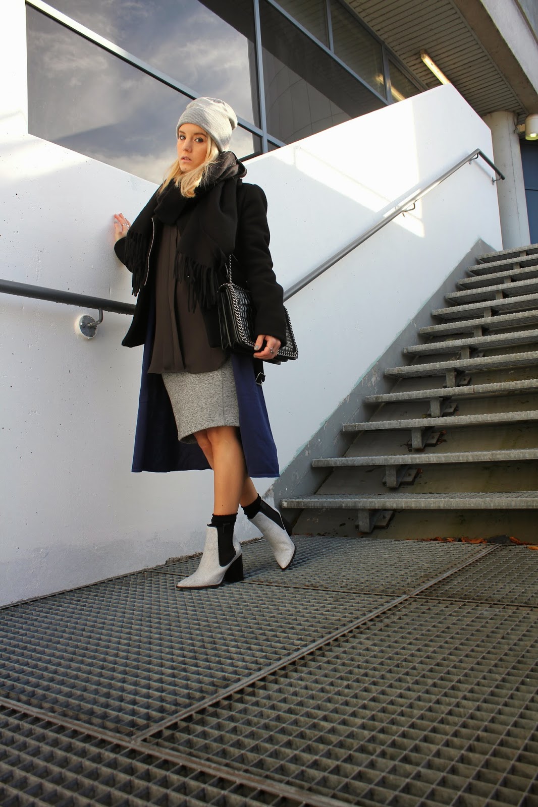 Dark Layers. • Fashiontwinstinct | By Su & Chris